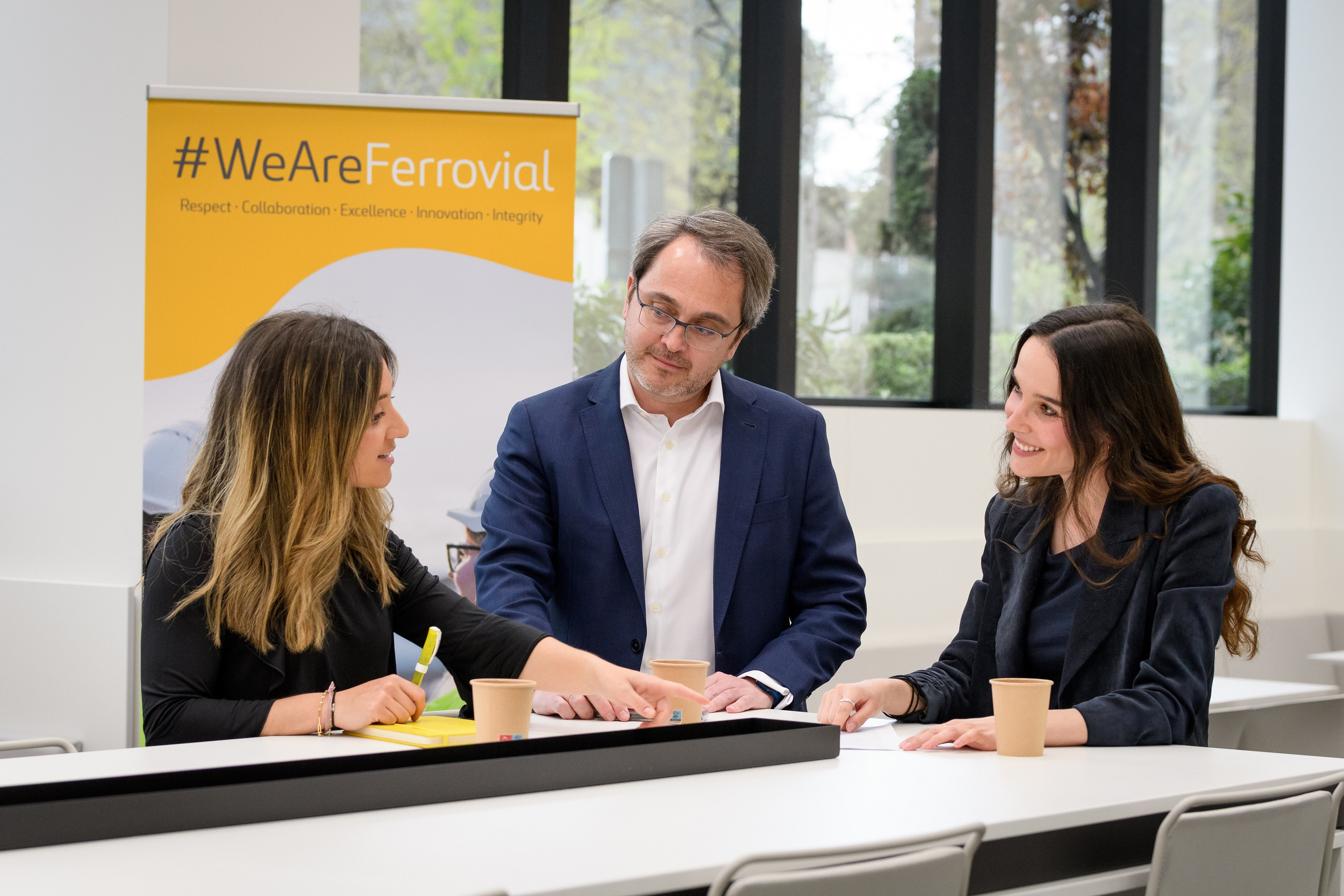 Ferrovial transforma su comunicación interna con una intranet basada en ...