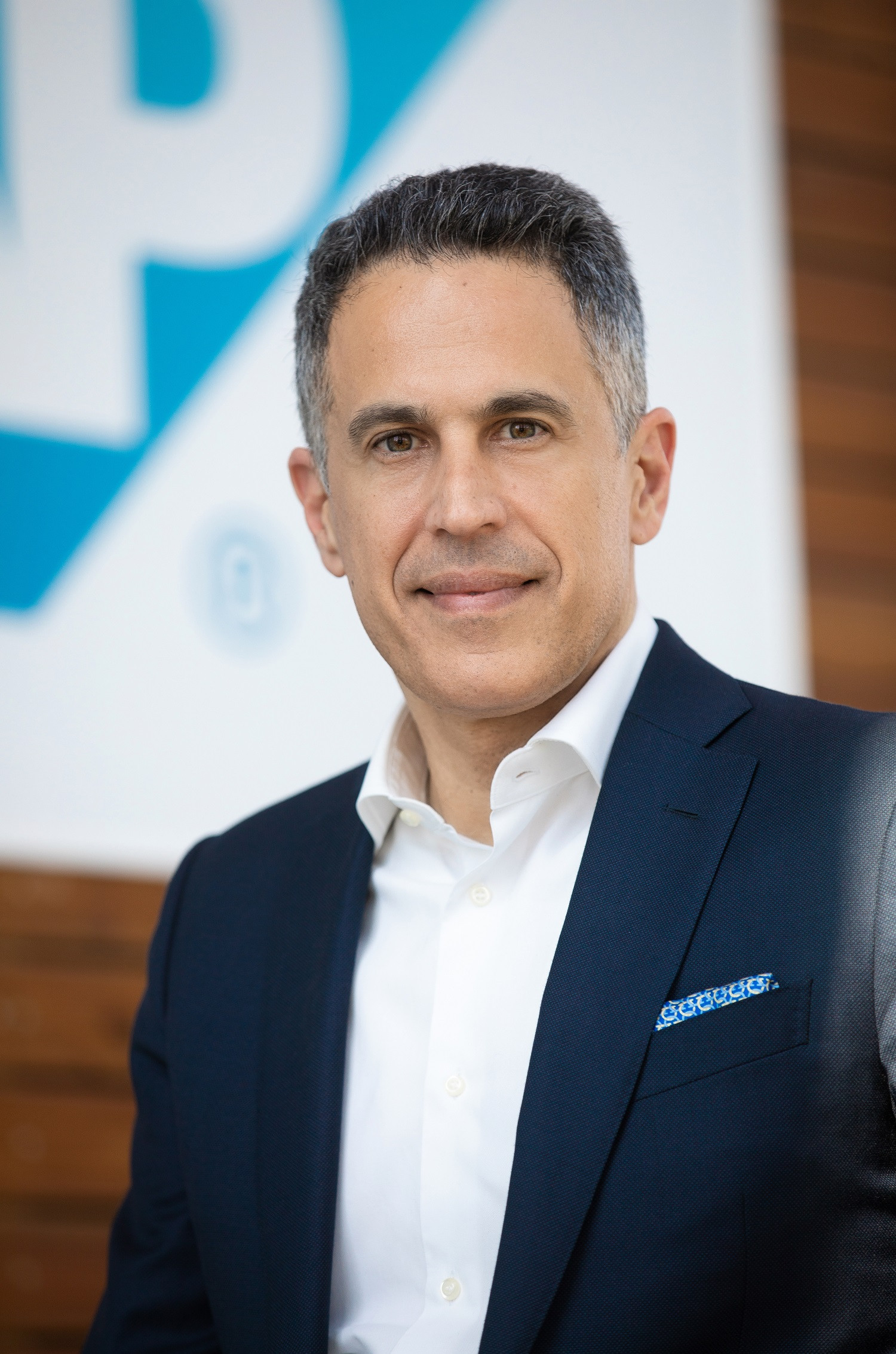 SAP anuncia el nombramiento de Manos Raptopoulos como presidente de la ...