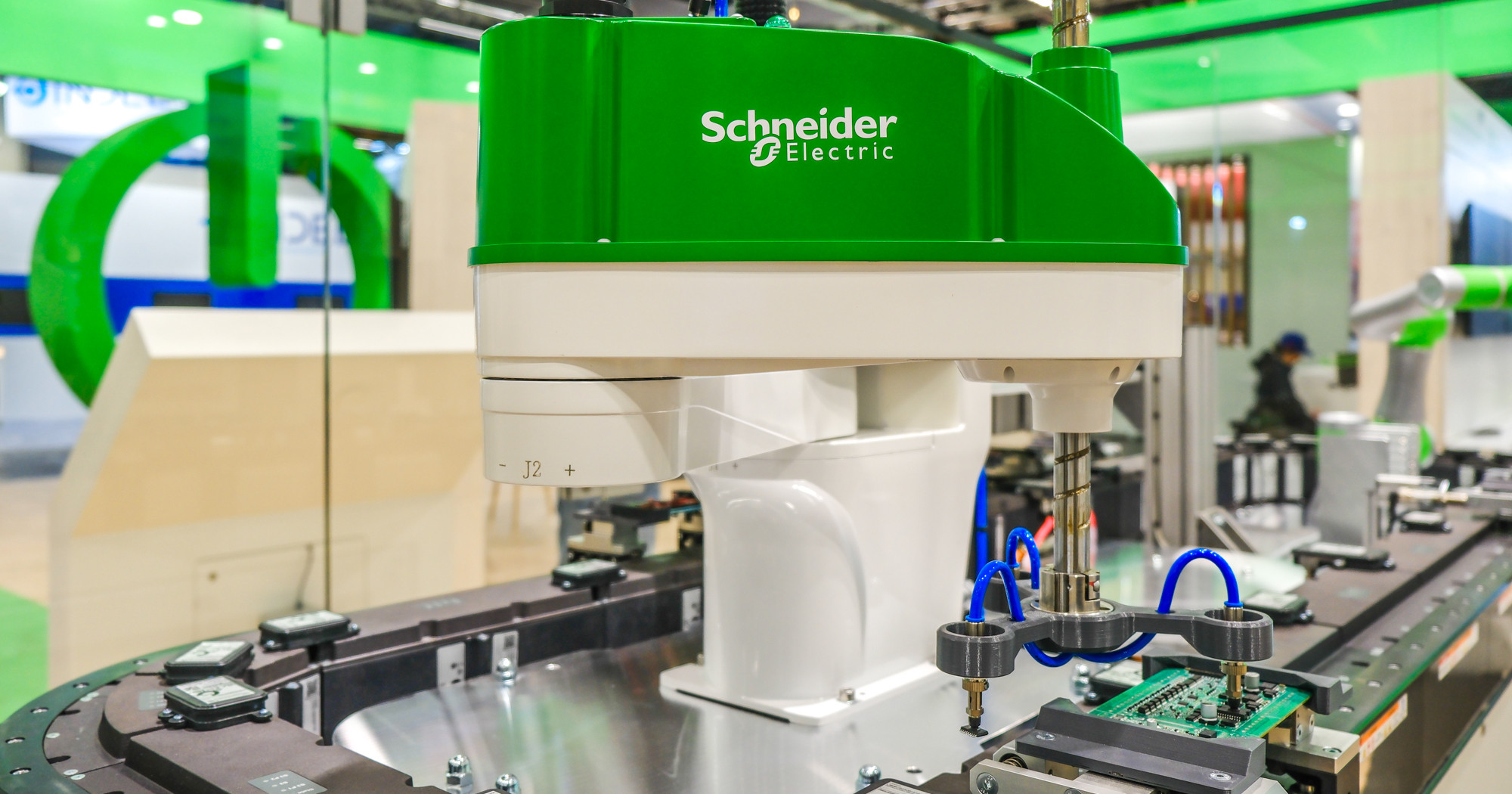 Schneider Electric presenta Lexium Scara, su nuevo robot ultracompacto ...